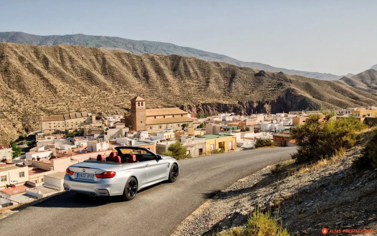 ¡BMW M4 Cabrio a prueba! Del desierto a la cima de Sierra Nevada