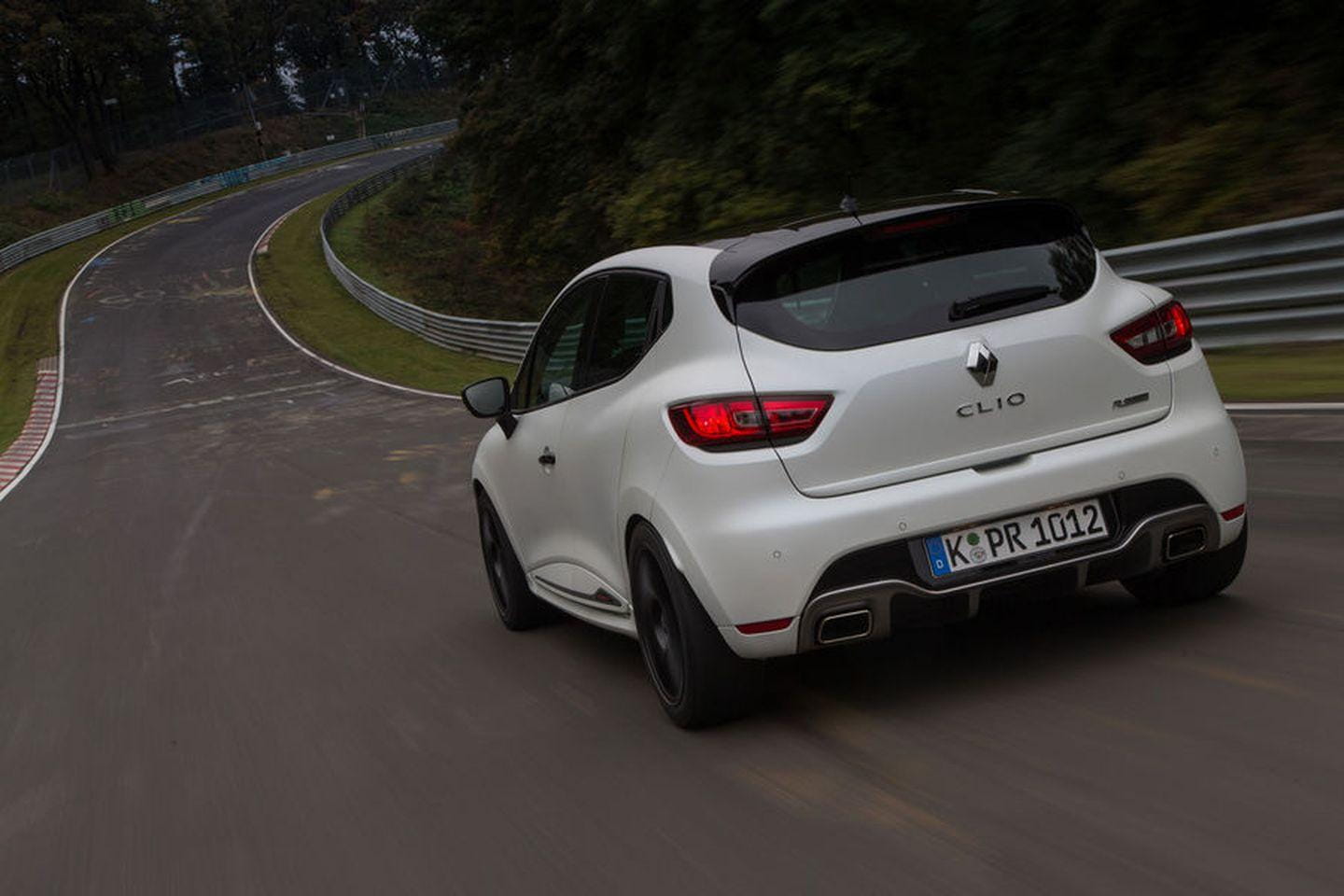El Renault Clio RS Trophy 220 marca tiempos de récord en Nürburgring ...
