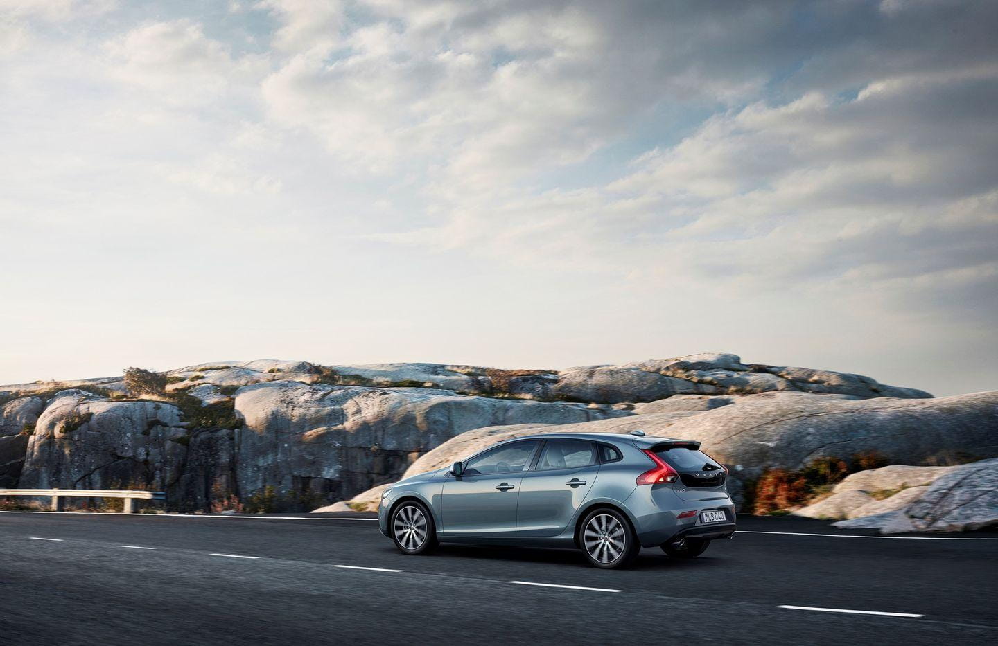 Volvo V40 2026 - Características, precios y versiones