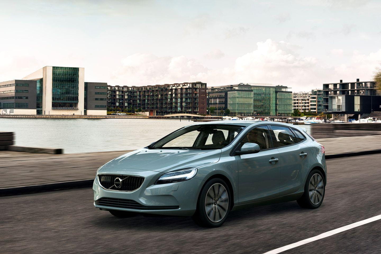 Volvo V40 2026 - Características, precios y versiones