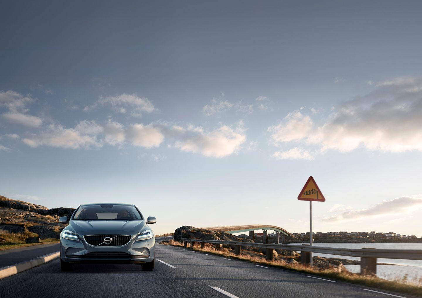 Volvo V40 2026 - Características, precios y versiones