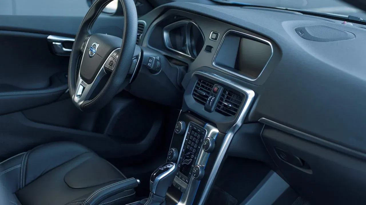 Volvo V40 2024 - Características, precios y versiones