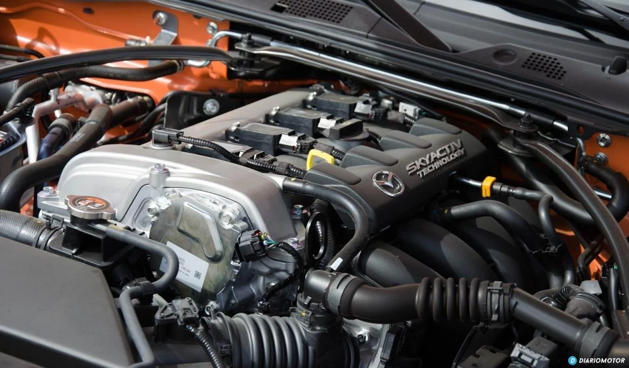 Por 199 € al mes puedes llevarte un Mazda MX-5, un deportivo barato y ...