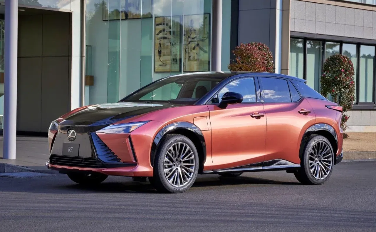 Todos los detalles del Lexus RZ 450e (2022)