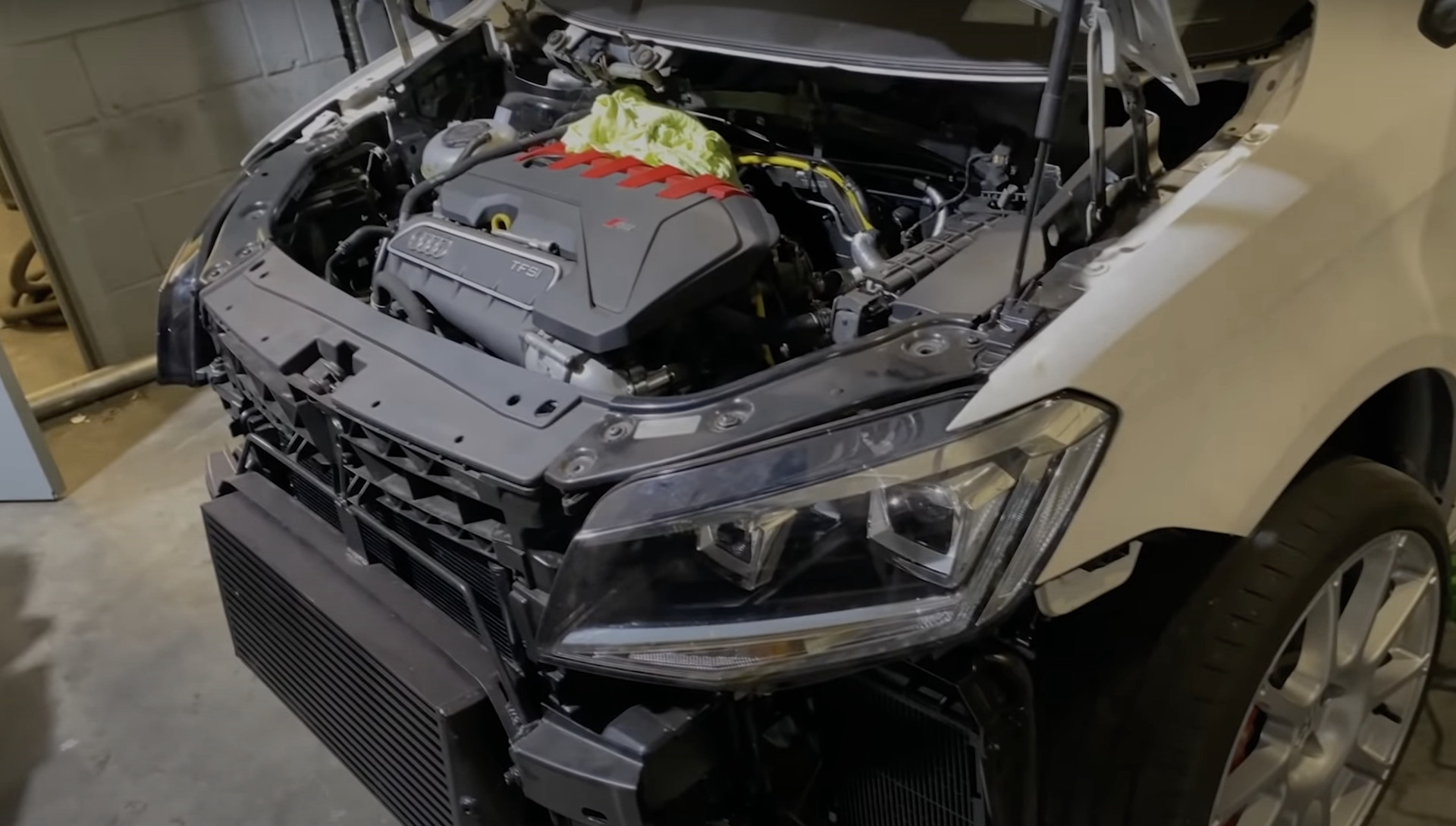 Cuando pensabas que lo habías visto todo, llega esta Volkswagen Caddy ...