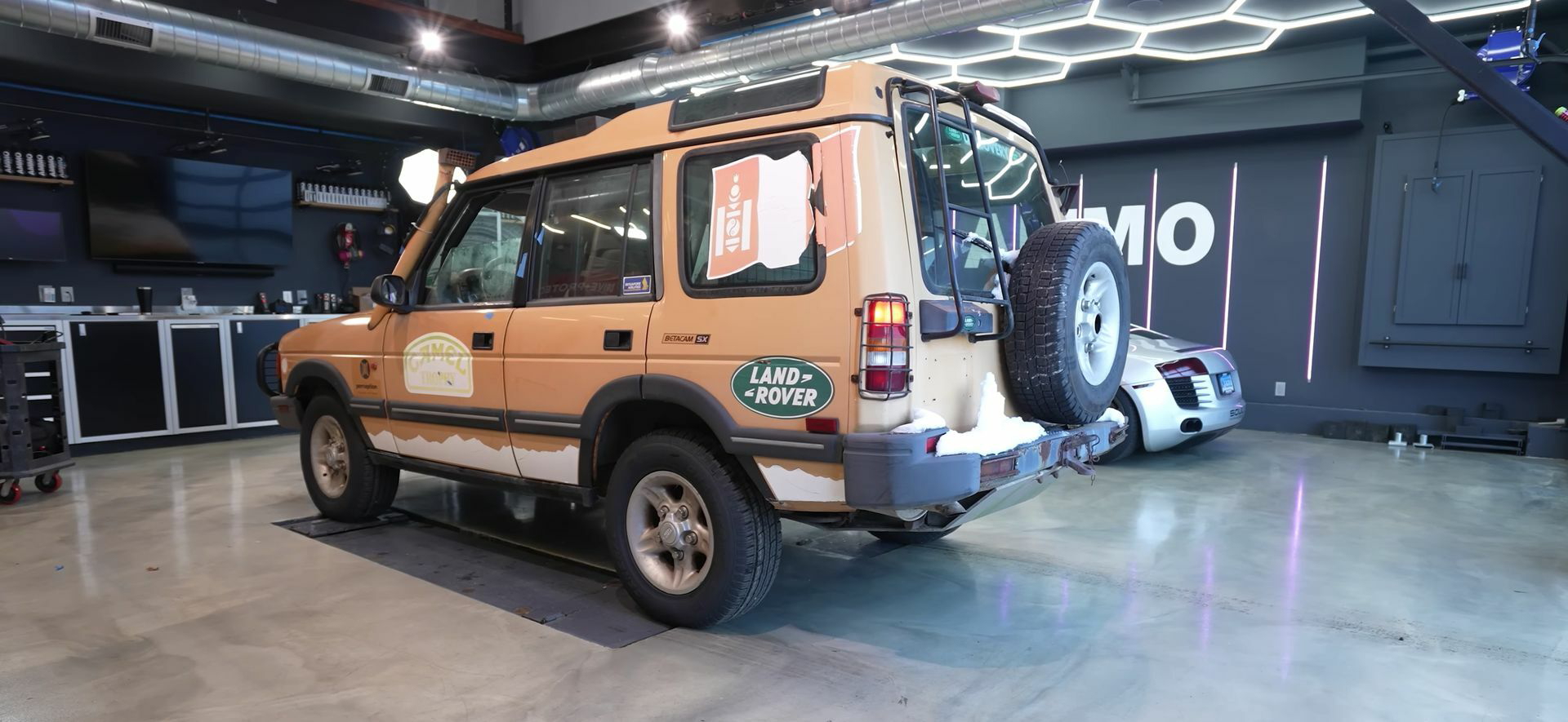 Disfruta de la vuelta a la vida de un 4x4 que sobrevivió al Camel Trophy (+vídeo) - .·:·. AMAXOFILIA