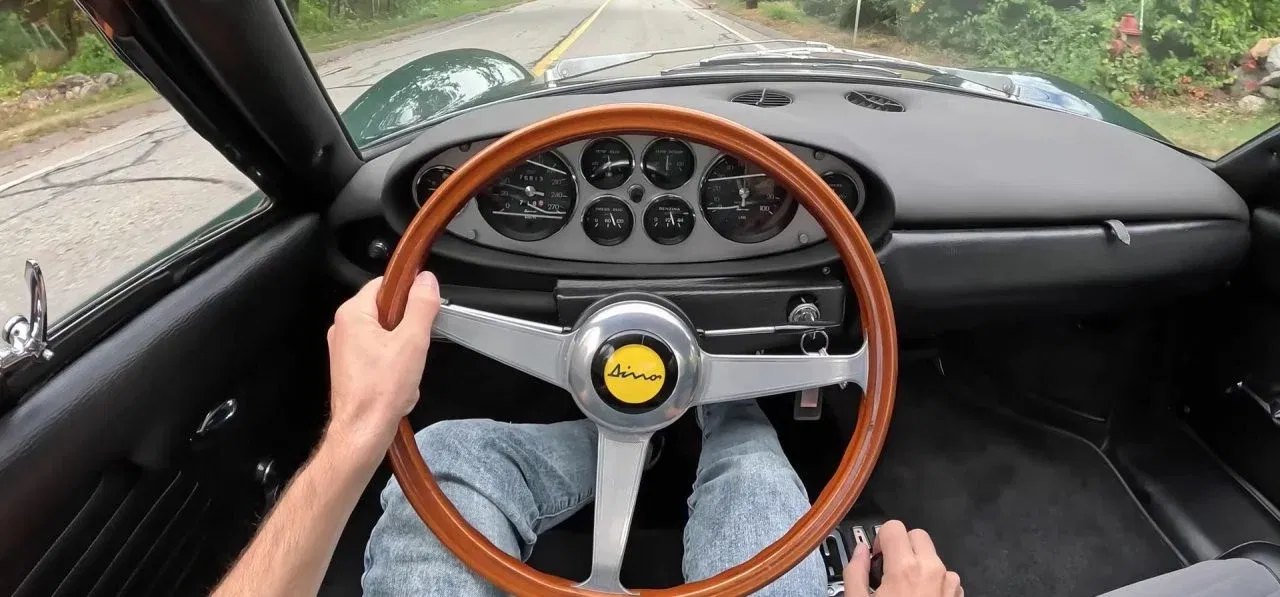 Disfruta en primera persona del Ferrari más olvidado y desconocido, el ...