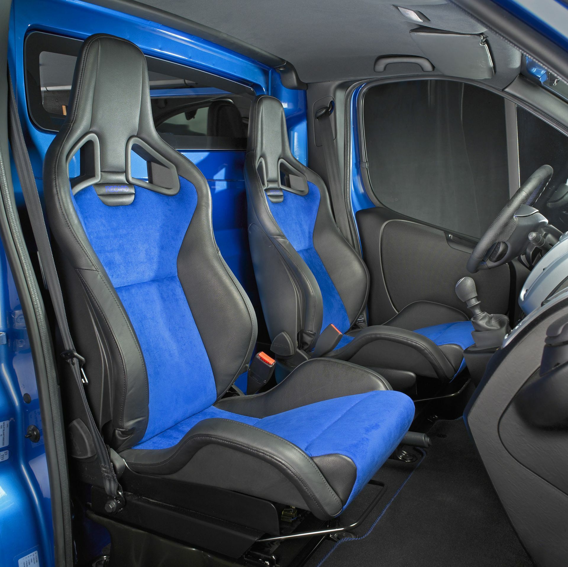 Opel Vivaro VPC (2007): cuando Opel pensó que una furgoneta deportiva ...