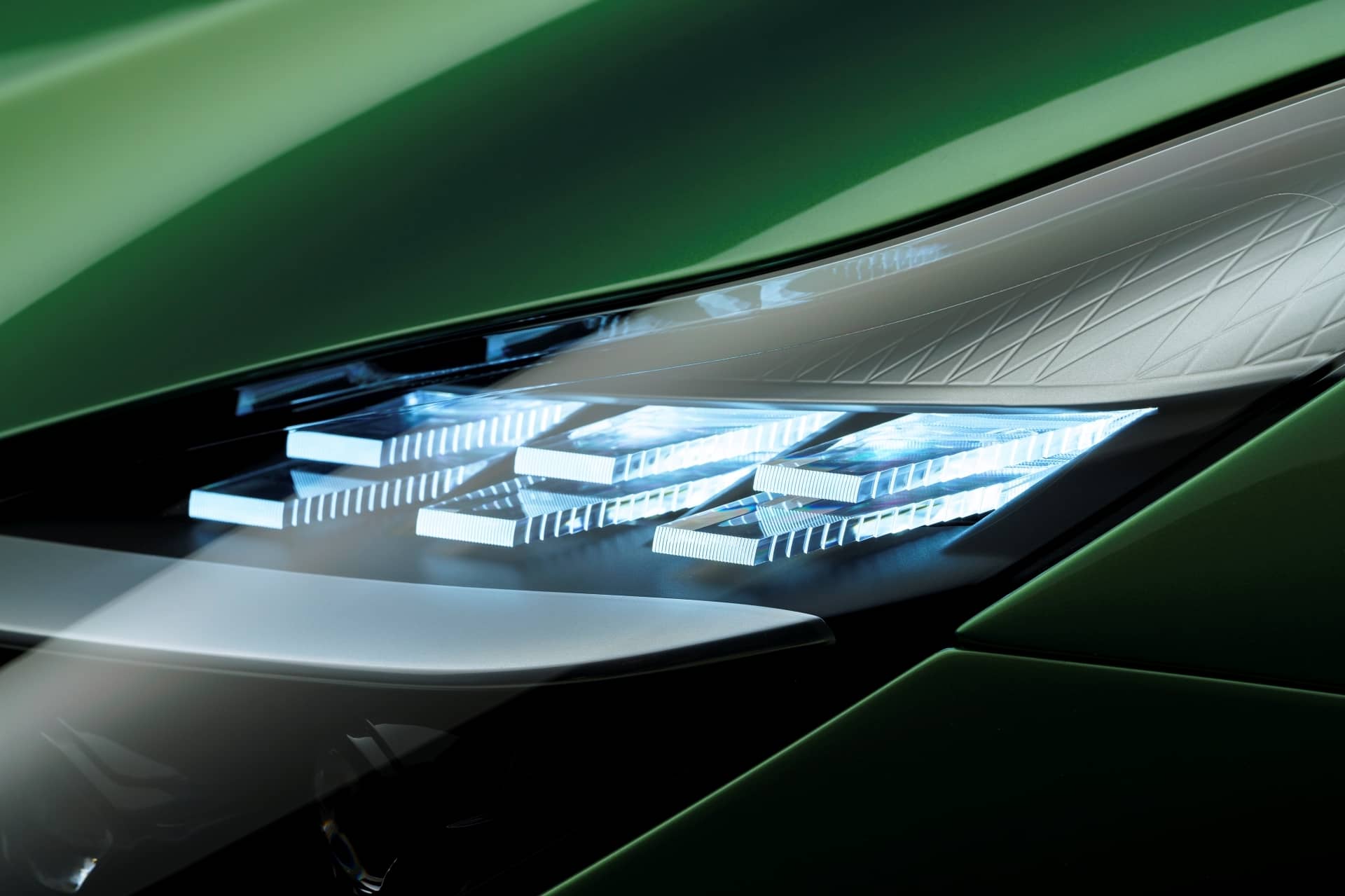 Aston Martin DB12 2026 - Características, precios y versiones