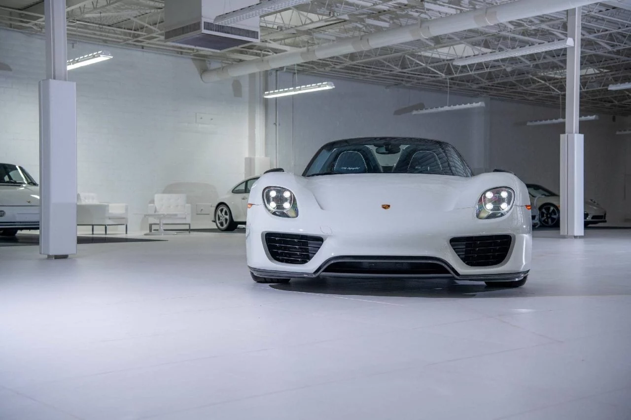 Noticia - A la venta el 918 Spyder más raro, la unidad que Porsche ...