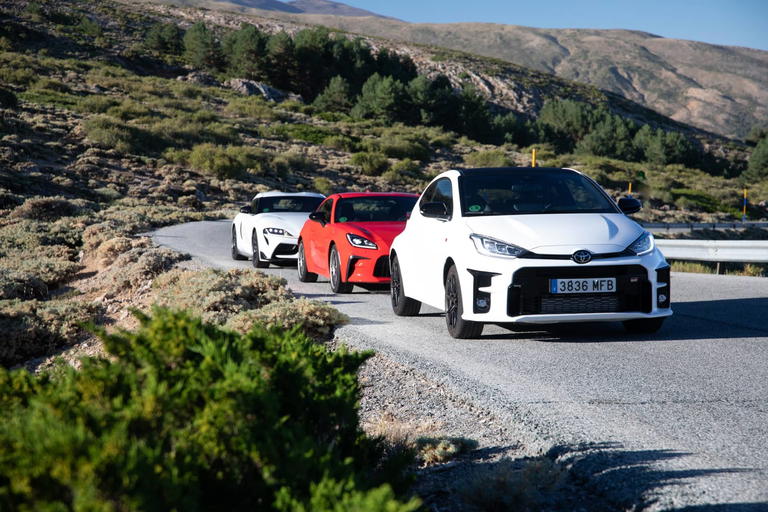 A Sierra Nevada con la gama deportiva de Toyota: prueba comparativa ...