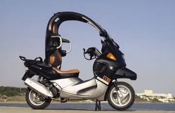 Las motos con techo están de regreso, Yamaha y Toyota ya tienen la suya ...