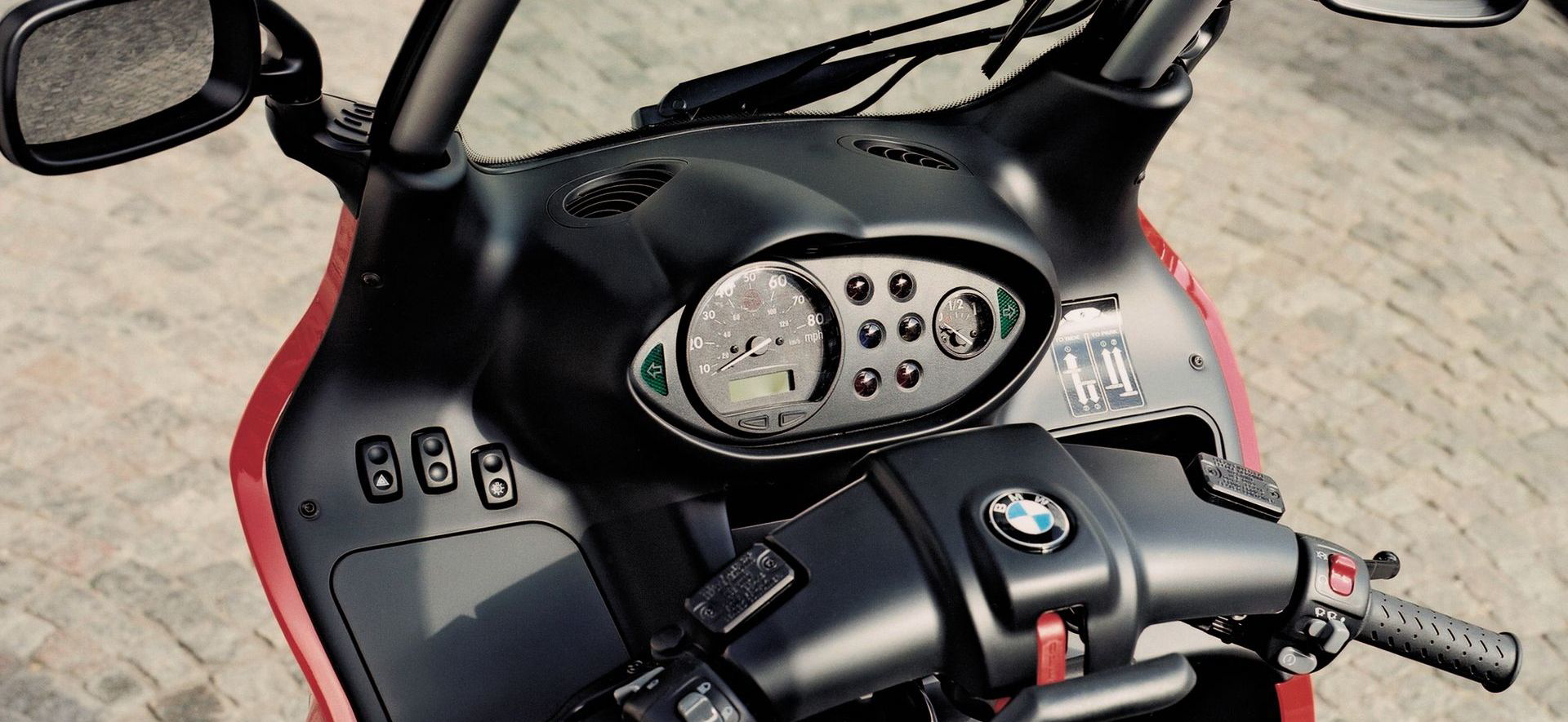 Las motos con techo están de regreso, Yamaha y Toyota ya tienen la suya ...