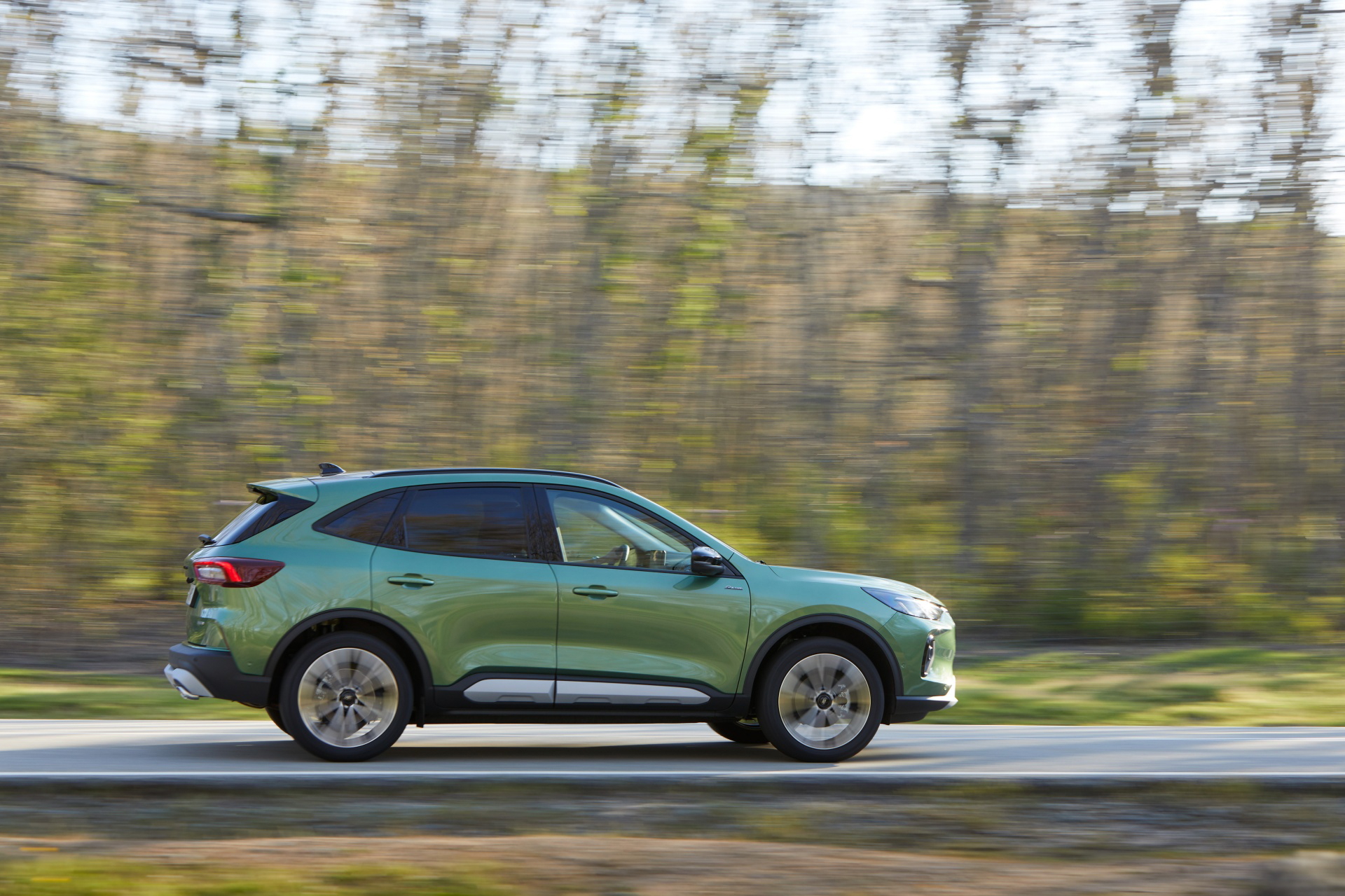 Oferta del Ford Kuga híbrido enchufable, la ganga de 2025 cuesta 11.000 ...