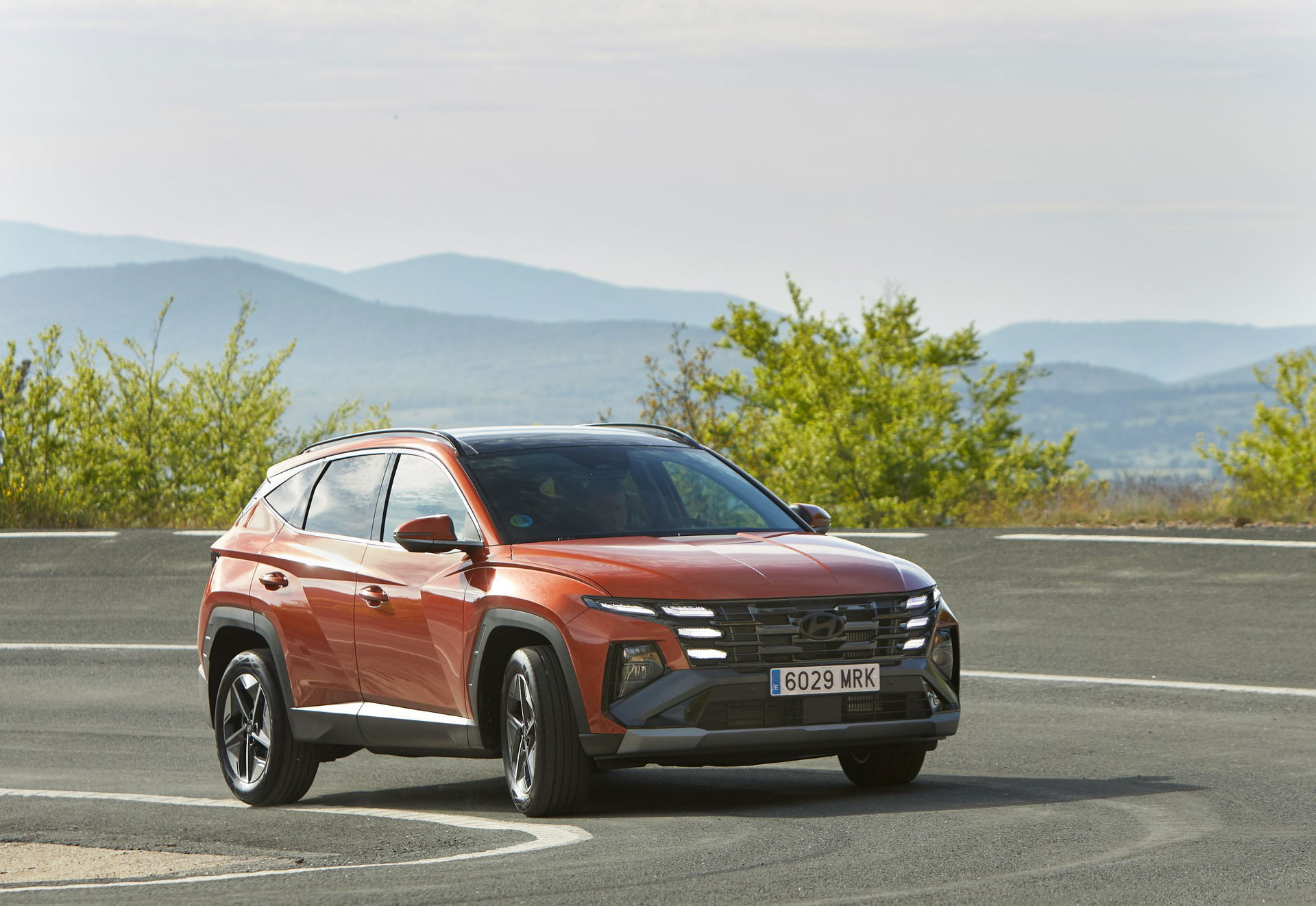 Oferta del Hyundai Tucson híbrido 2026, por 190 € al mes tienes 215 CV ...