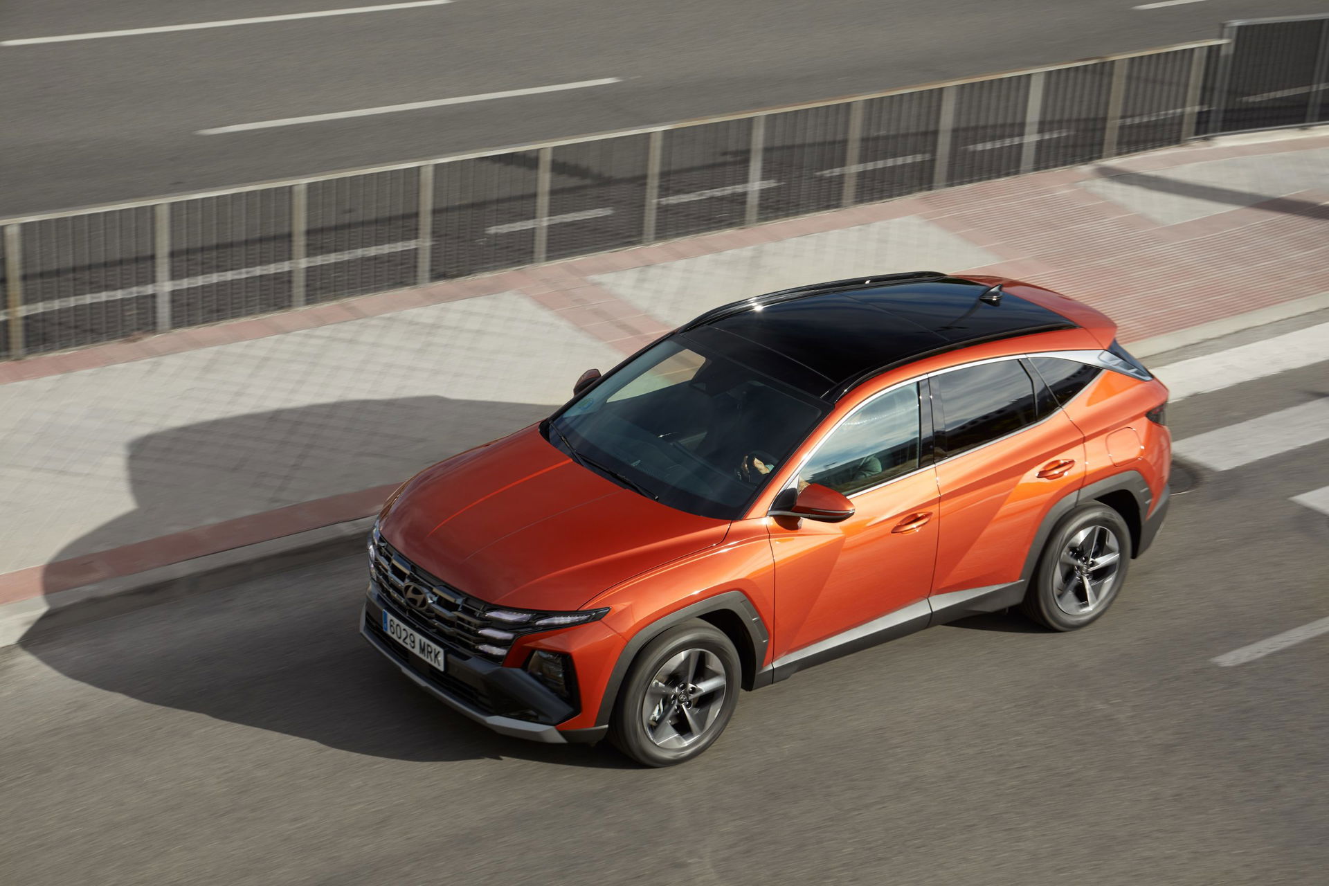 Oferta del Hyundai Tucson híbrido 2026, por 190 € al mes tienes 215 CV ...