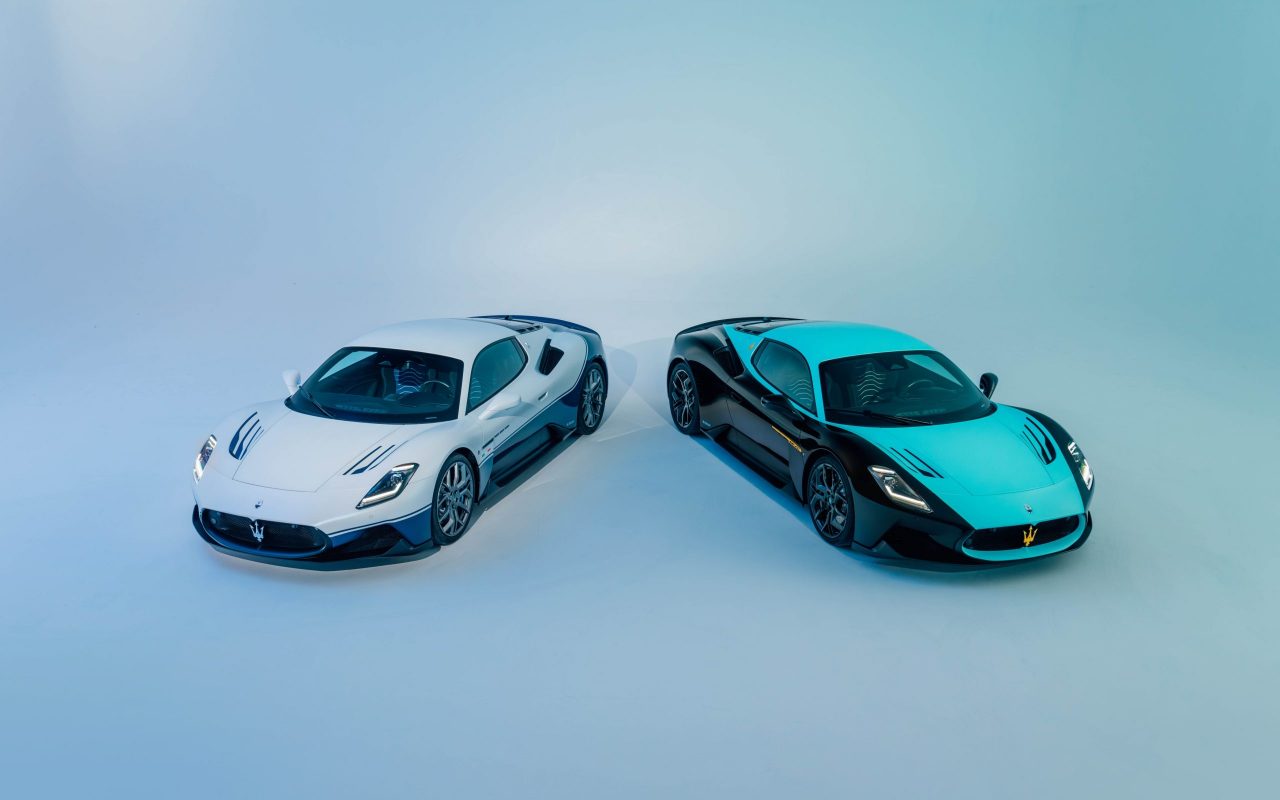 Maserati lanza dos versiones del MC20 en honor al 20º aniversario del ...