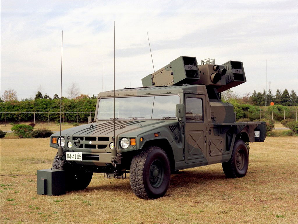 Toyota Mega Cruiser High Roof: El Hummer japonés con espacio para 10 ...