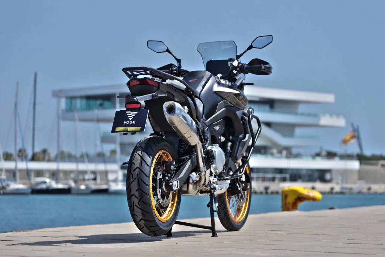 Voge 900 DSX, la trail que arrasó en septiembre por su precio