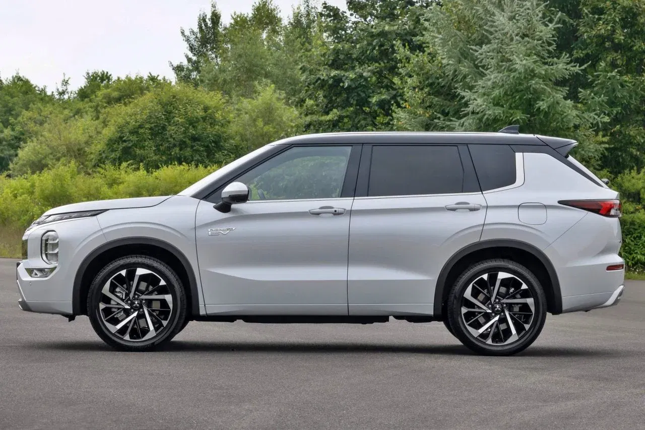 Ya tiene precio en España el Mitsubishi Outlander, un SUV híbrido que ...