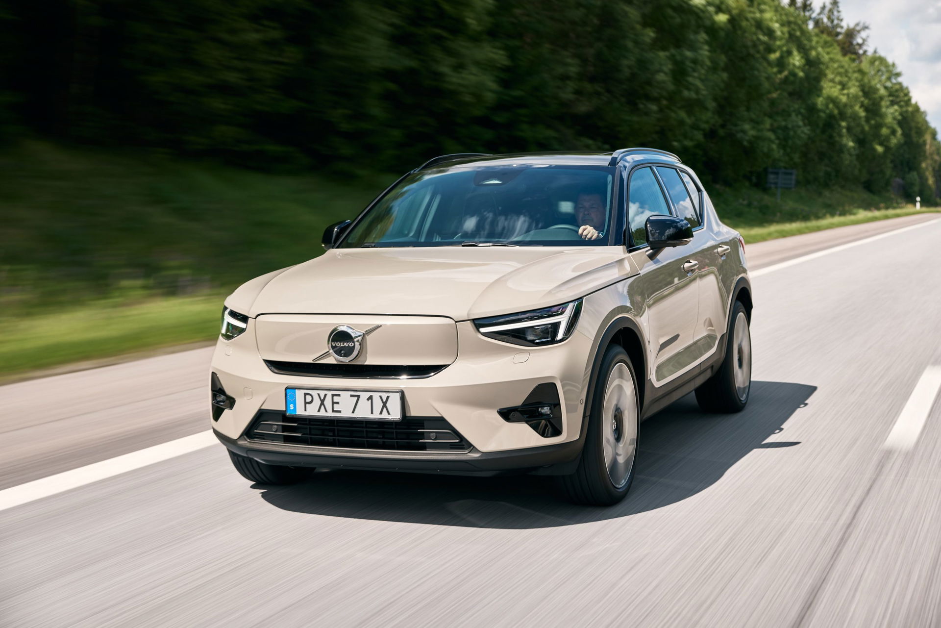 Volvo EX40 2026 - Características, precios y versiones