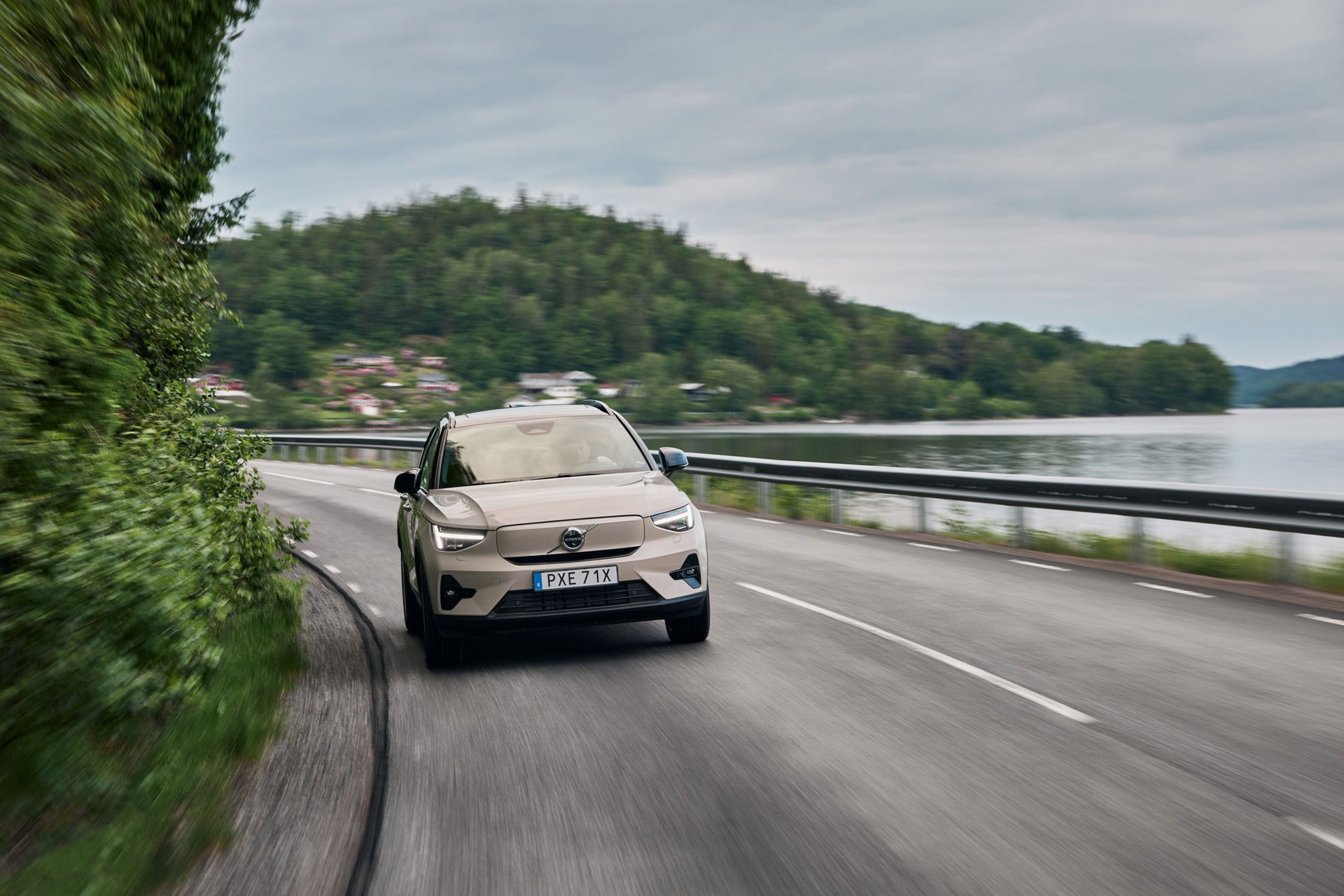 Volvo EX40 2026 - Características, precios y versiones