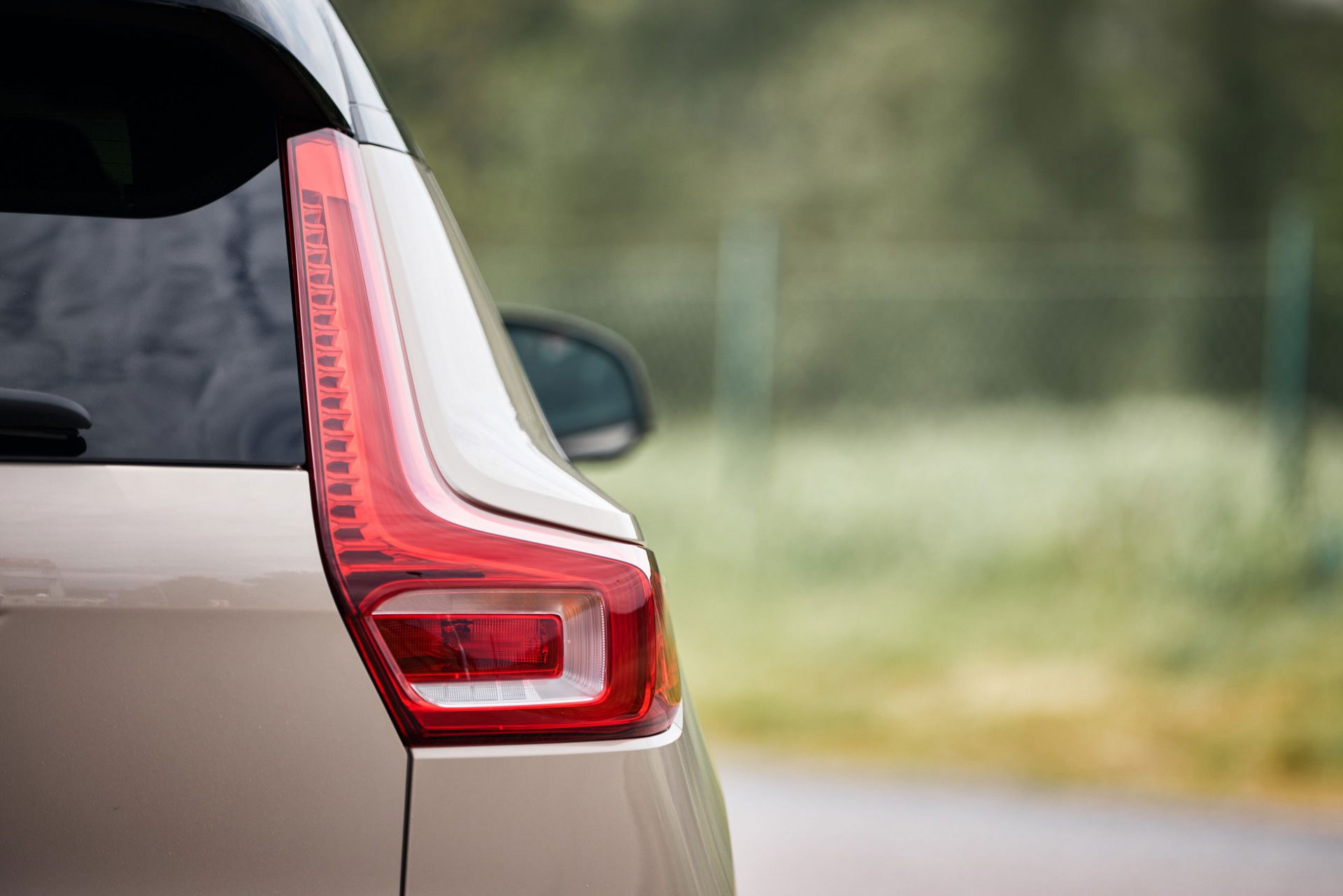 Volvo EX40 2026 - Características, precios y versiones