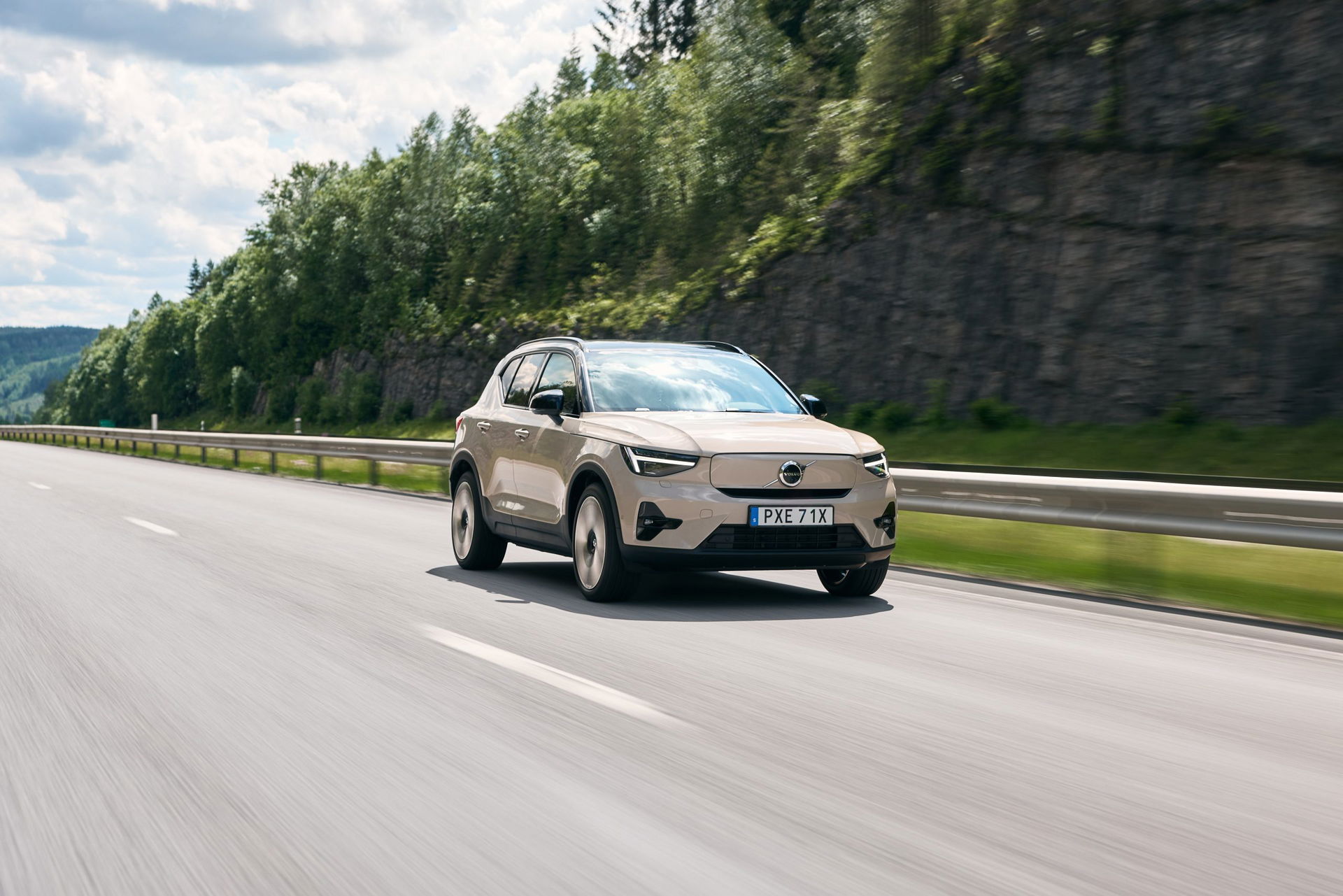 Volvo EX40 2026 - Características, precios y versiones