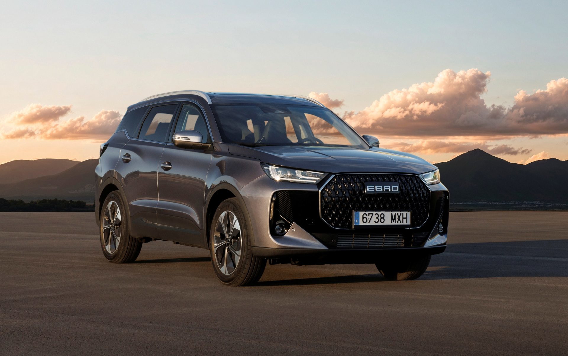 EBRO s700 Luxury, el SUV más barato de EBRO en España viene equipado ...