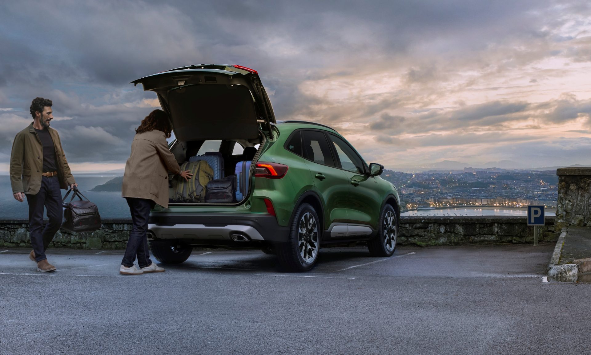 Ford Kuga PHEV: un éxito en España, con etiqueta Cero y bien equipado ...