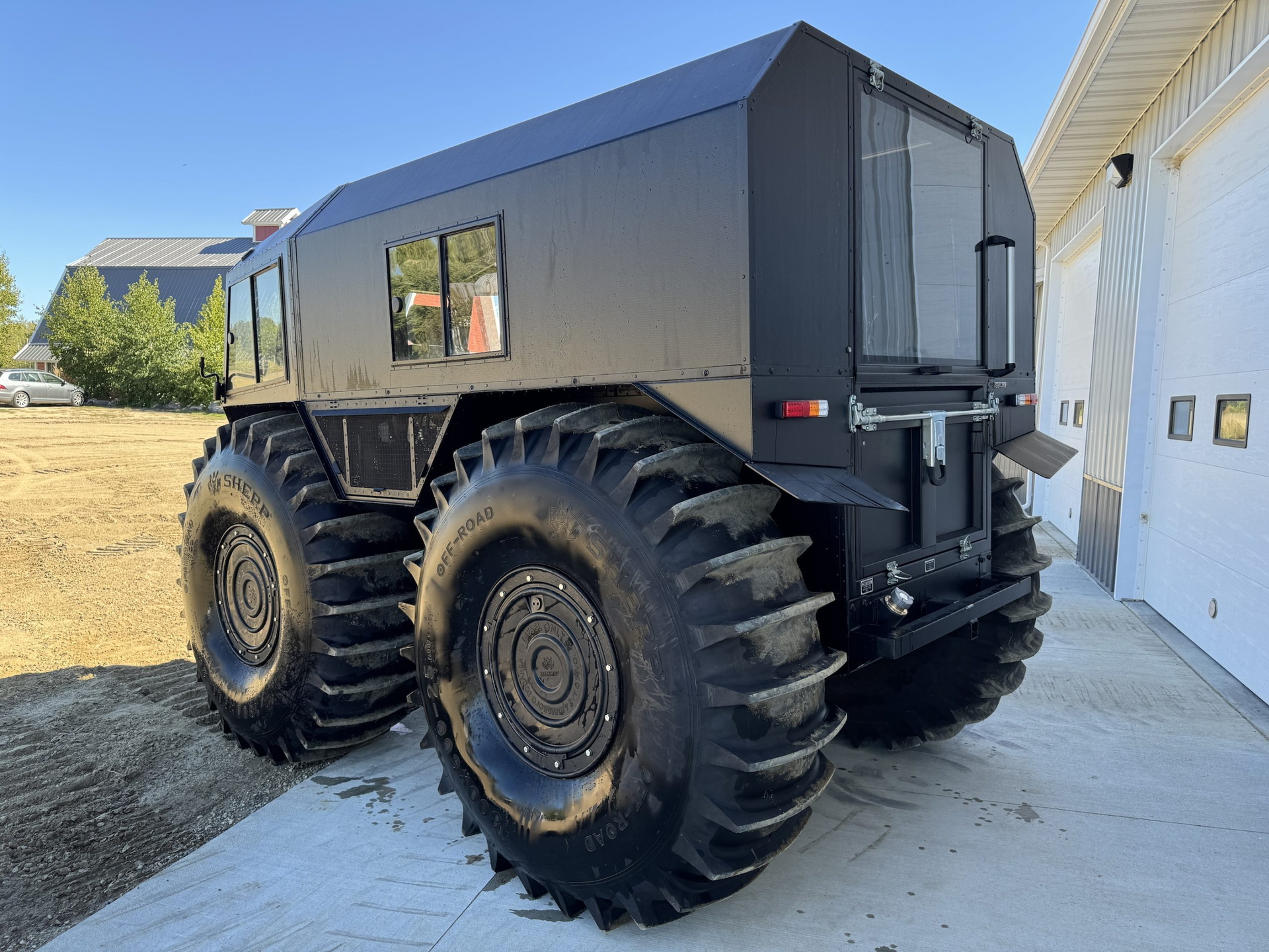 Sherp N 1200, el mejor 4x4 con neumáticos todoterreno, motor diésel de tractor a la antigua y ...