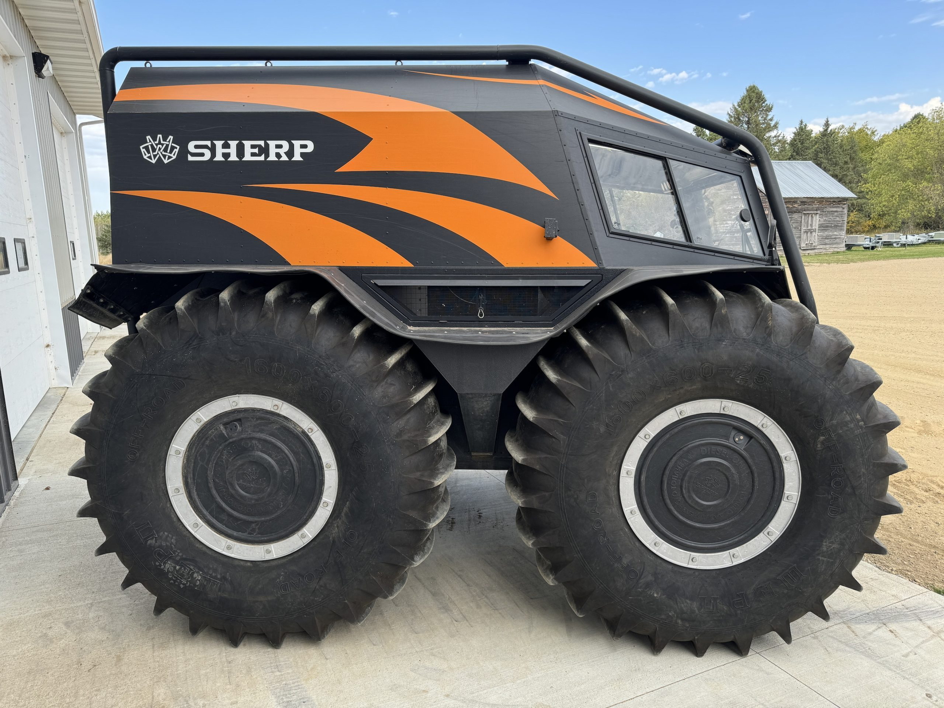 Sherp N 1200, el mejor 4x4 con neumáticos todoterreno, motor diésel de tractor a la antigua y ...