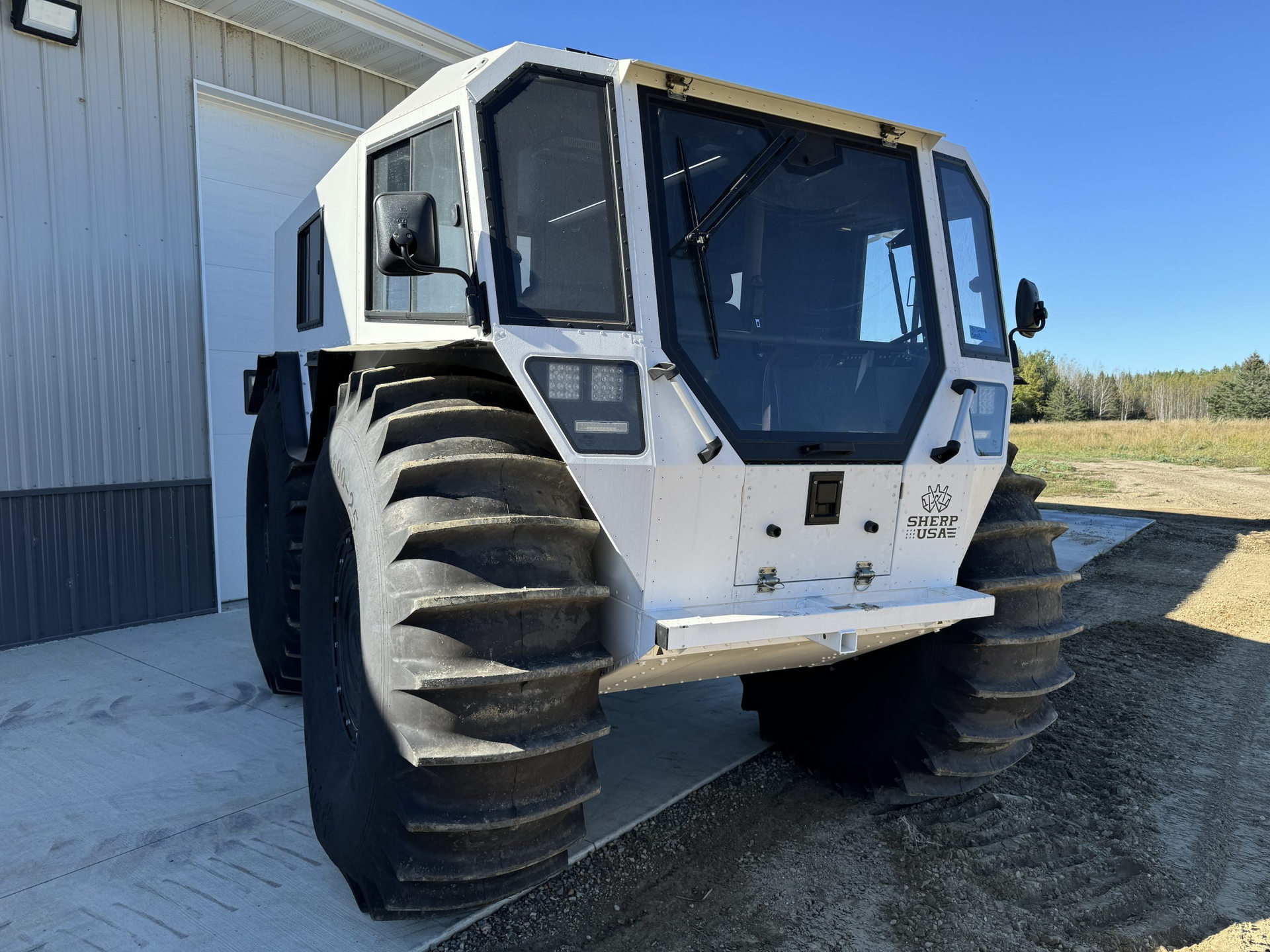 Sherp N 1200, el mejor 4x4 con neumáticos todoterreno, motor diésel de tractor a la antigua y ...