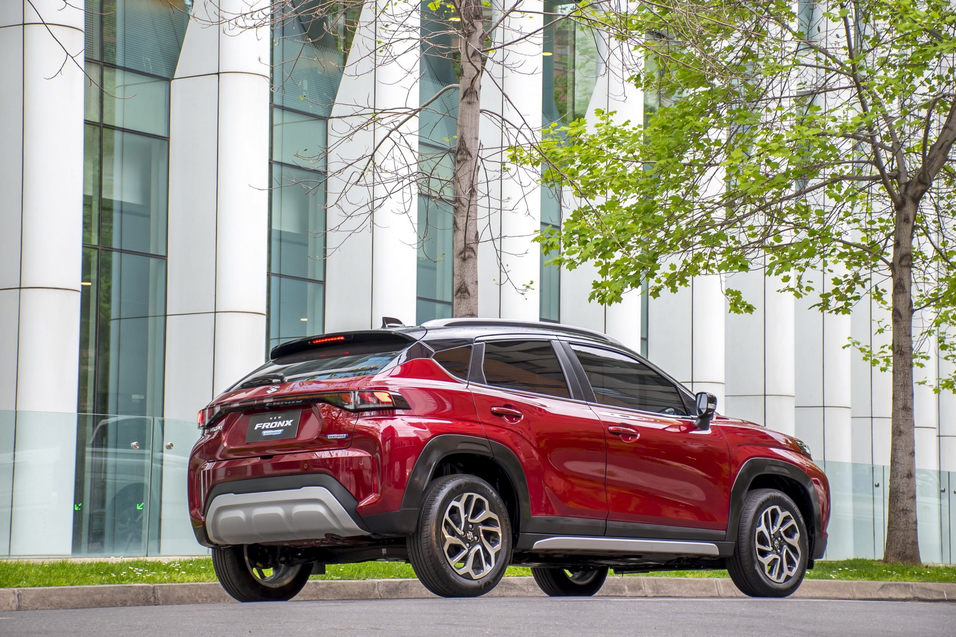 Suzuki Fronx: un B-SUV de bajo precio que por su tamaño y motor es ...