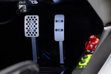 AMR-C01-R, un simulador para sim-racing que cuesta más que muchos Aston ...