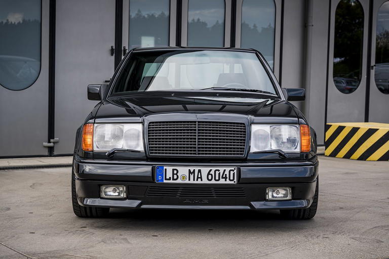 Mercedes 300E 6.0 AMG “The Hammer”, el muscle car alemán que consolidó ...