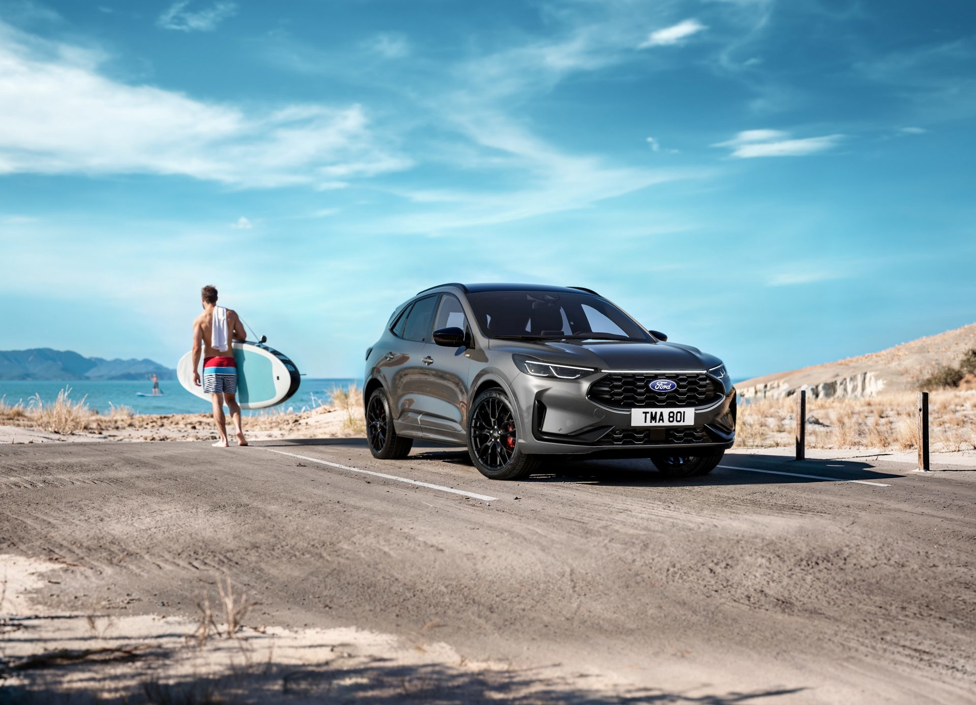 Ford Kuga Black Package 2025, precio y equipamiento del SUV 'full black ...