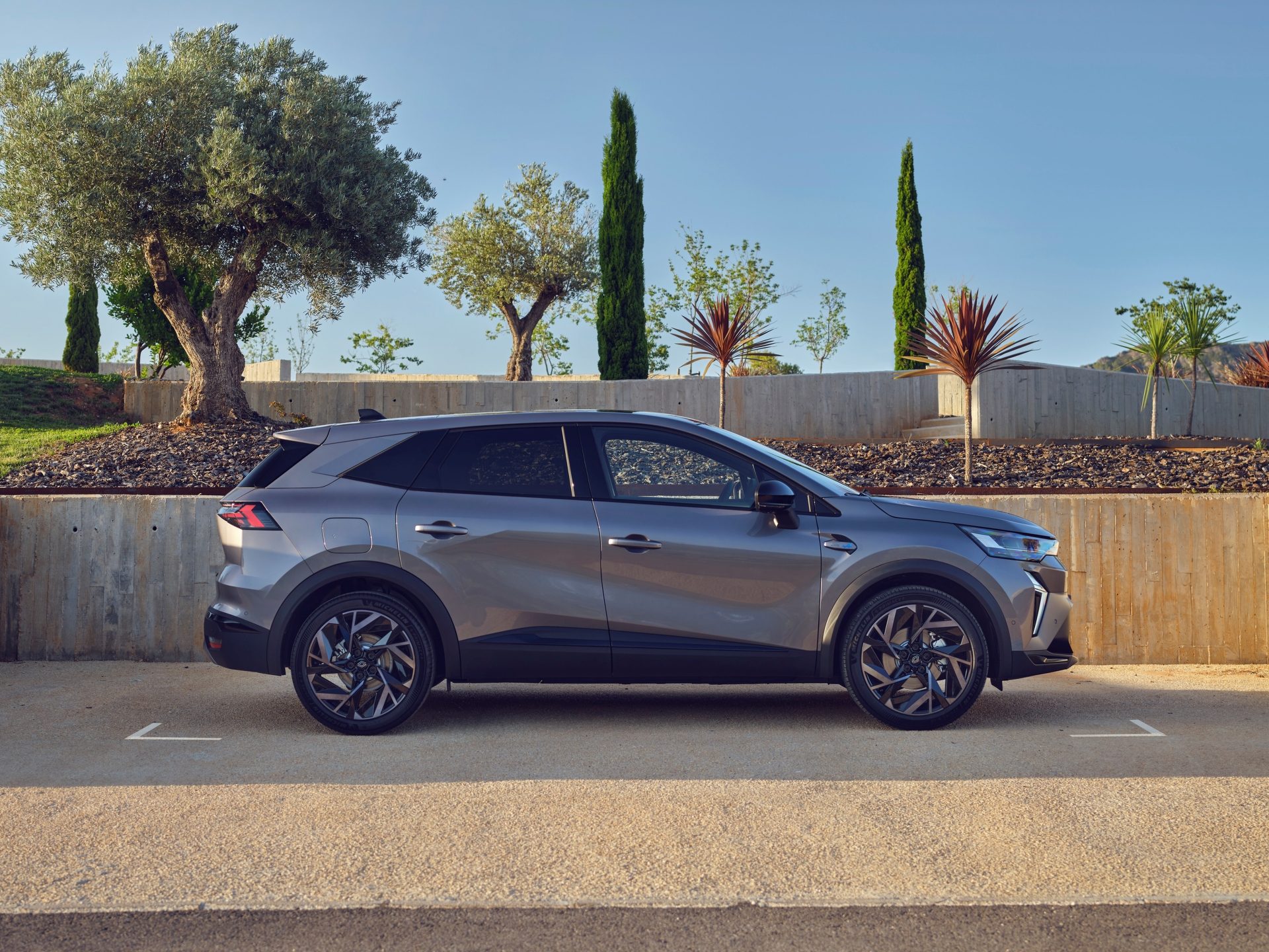 Precio Renault Symbioz mild hybrid 140, el nuevo motor con etiqueta ECO ...
