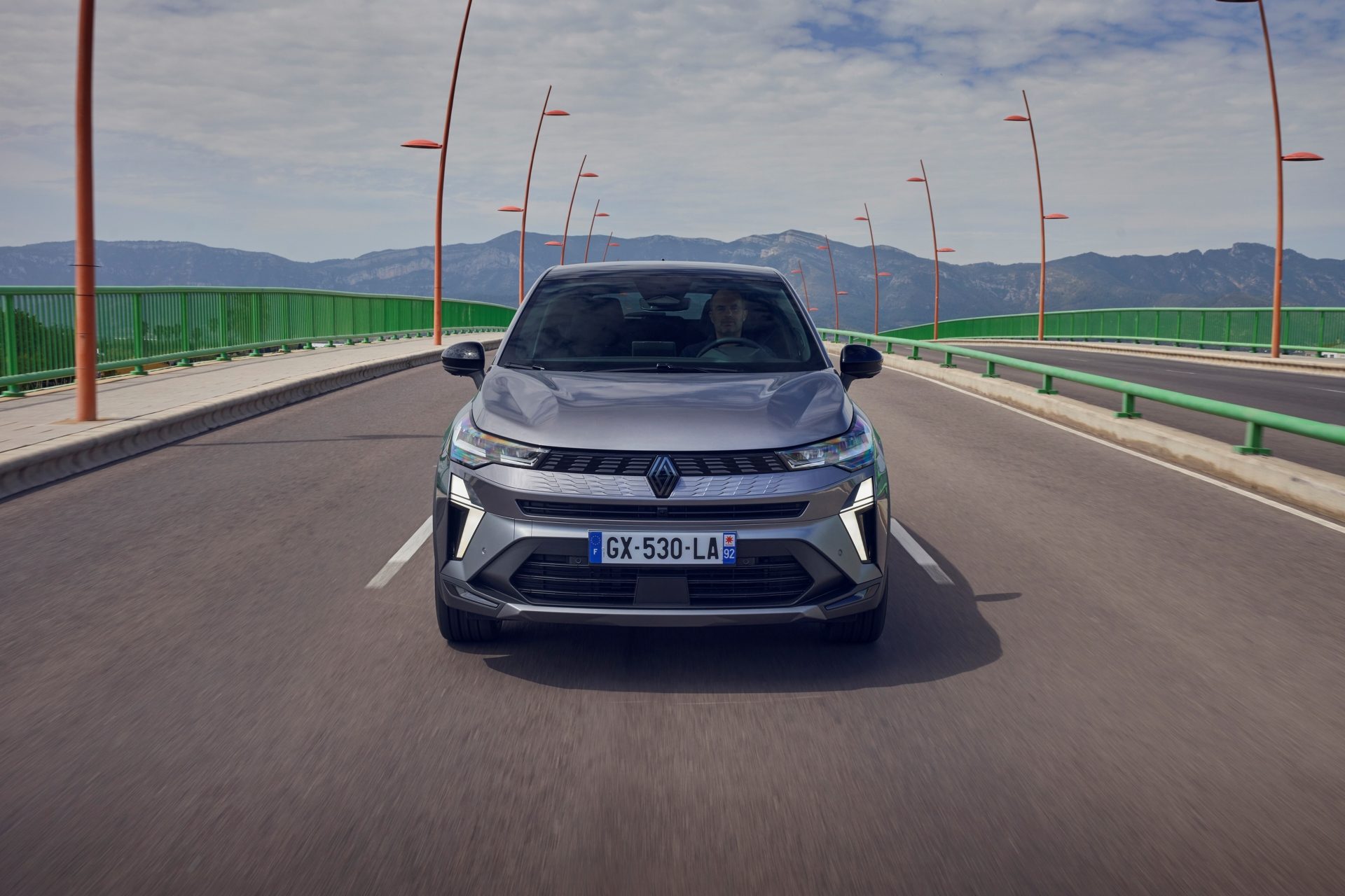 Precio Renault Symbioz mild hybrid 140, el nuevo motor con etiqueta ECO ...
