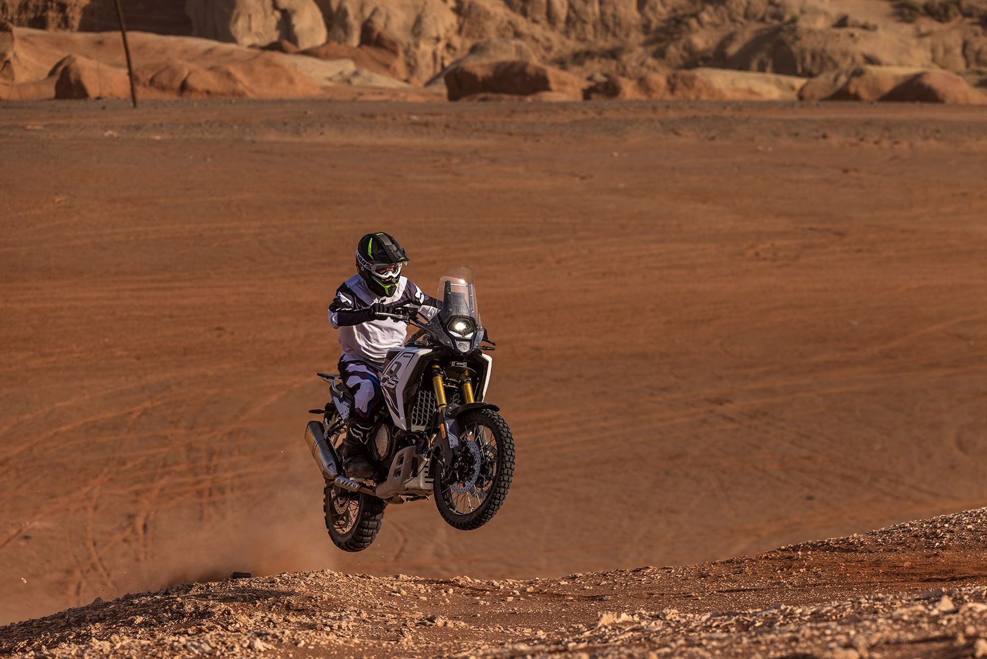 Precio en España de la Voge 800 Rally y lanzamiento