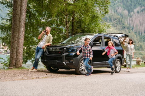 Ebro s700 HEV 2026, el nuevo SUV híbrido fabricado en España gasta 5,3 ...