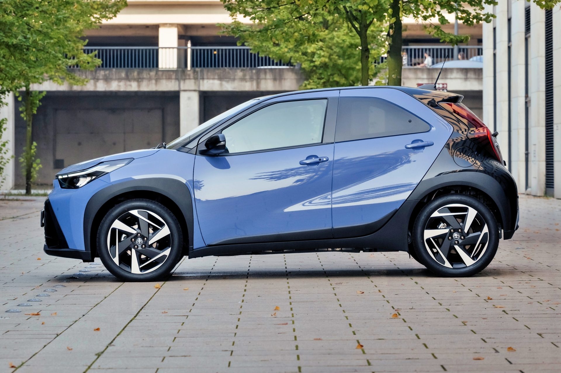 Toyota Aygo X Cross Hybrid: así es y así se comporta el coche híbrido ...