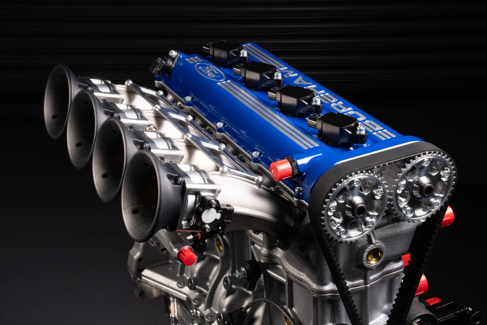 El motor gasolina de 330 CV y 10.000 rpm creado para un Ford Escort que ...
