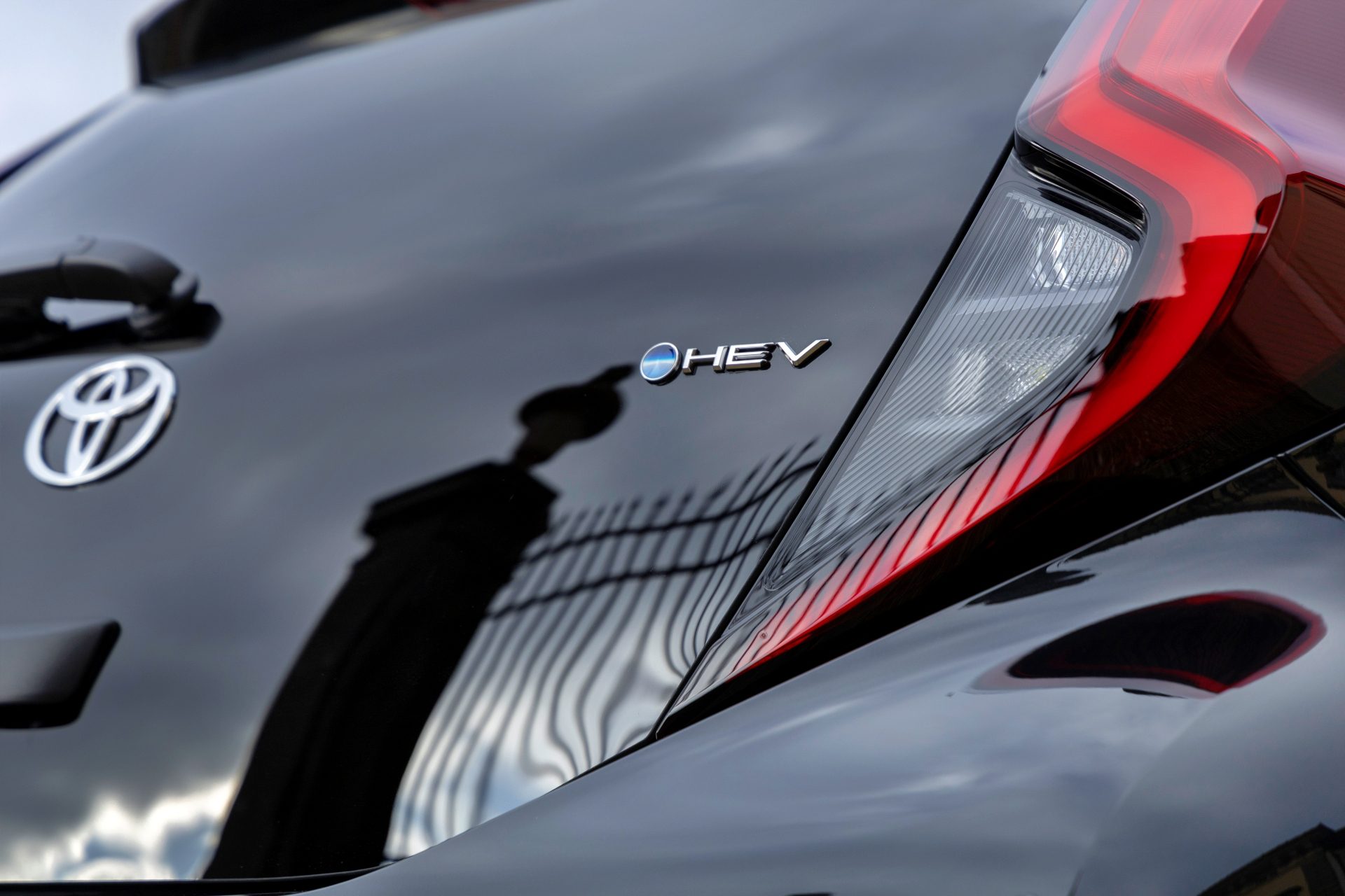 Toyota Aygo X Cross Hybrid 2026: urbano, híbrido y bien equipado con un ...