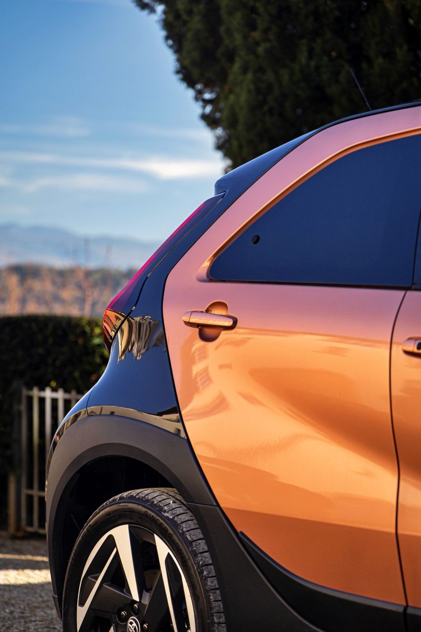 Toyota Aygo X Cross Hybrid 2026: urbano, híbrido y bien equipado con un ...