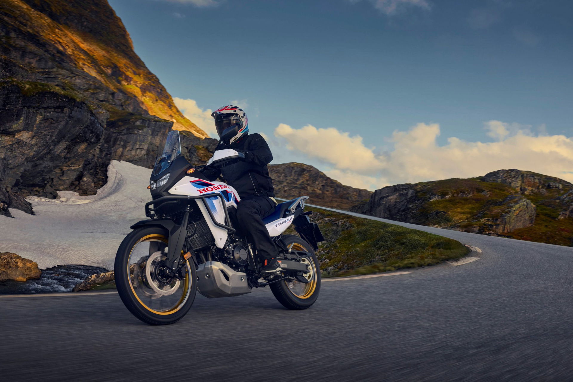 Voge DS800 Rally 35 kw, la aventurera que está arrasando ahora ...