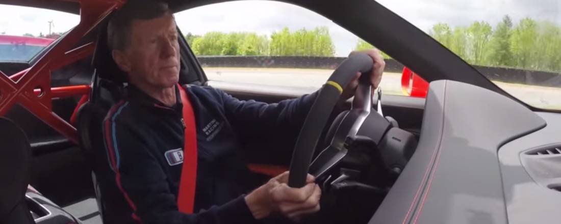 Walter Röhrl habla de su mayor secreto y Porsche homenajea a sus 911 ...