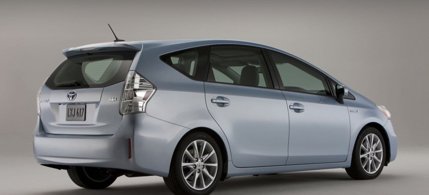 Toyota Prius v