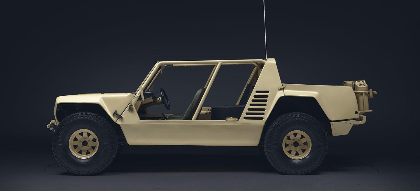 Así era el Lamborghini LM002: revive la historia del Countach de los ...