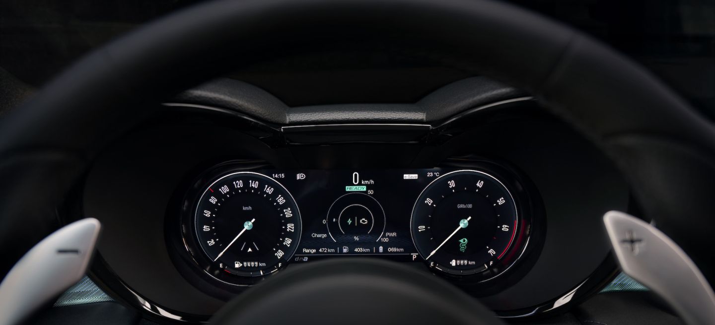 Con 80 kilómetros de autonomía en modo eléctrico y casi 300 CV, ¿es el ...